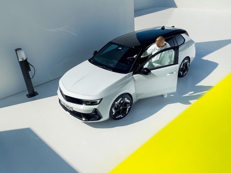 Opel Astra Sports Tourer GSE | Astra Hybrid | Opel DE